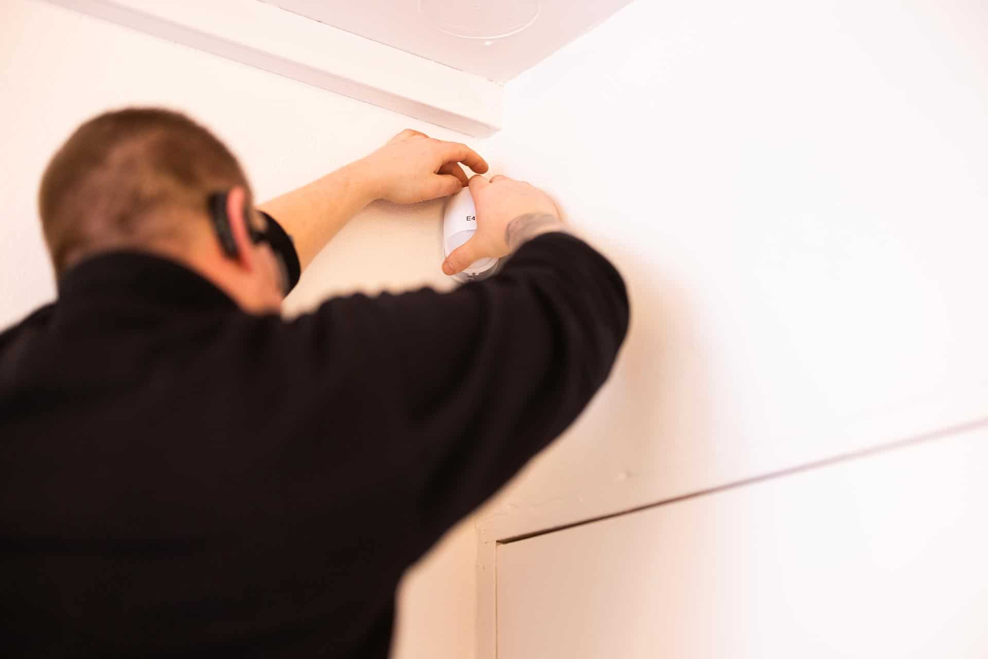 Hvad koster et alarmanlæg til erhverv i 2025? I Få svaret her